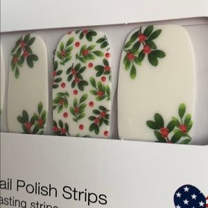 Color Street | Makeup | Berry Merry Retired Rare | Poshmark